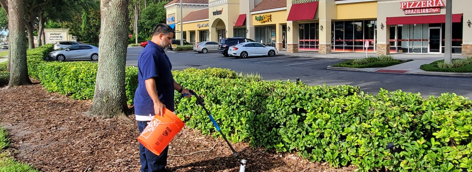 Commercial Day Porter Cleaning Services | EMG Porter Services